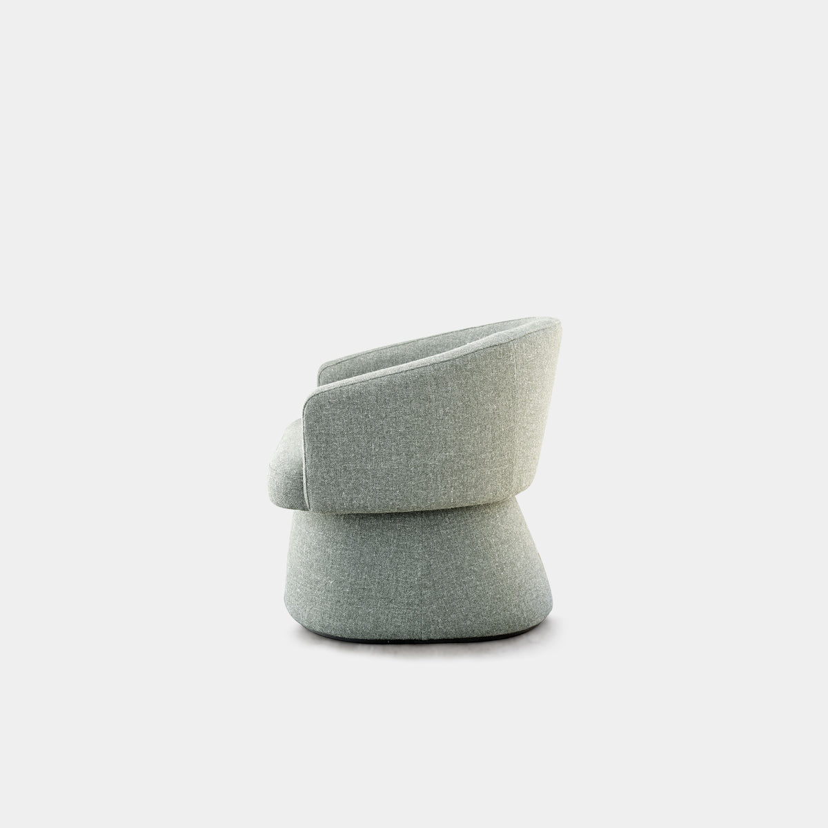 BULL LOUNGE– HMD Furniture