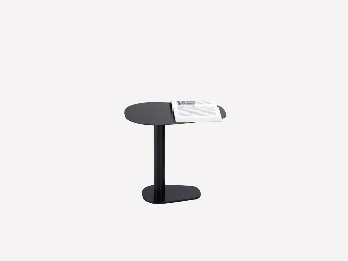 duck side table– HMD Furniture